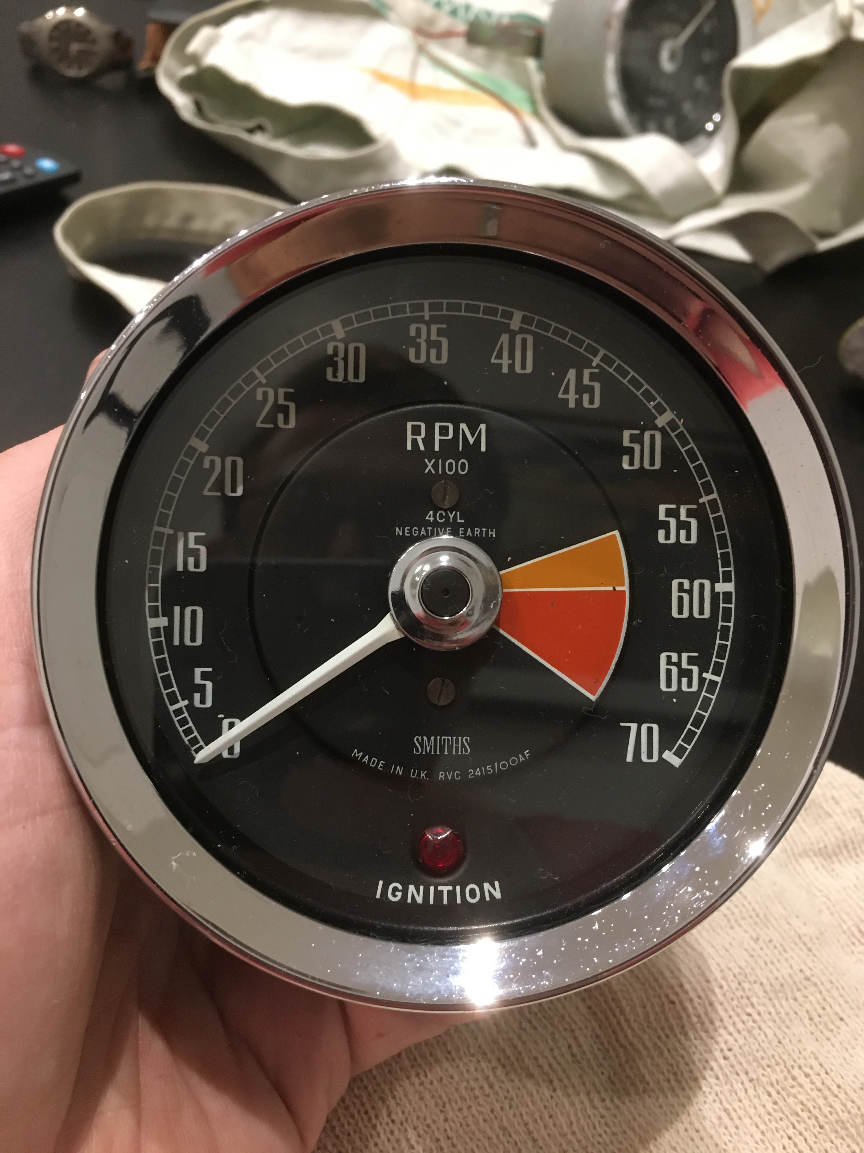 MG Gauges Rev Counter – MGB-GT Restoration